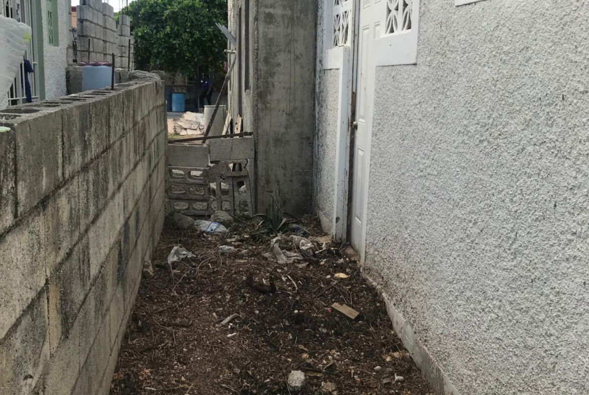 Fixer Upper Quad House for Sale in Greater Portmore, Jamaica