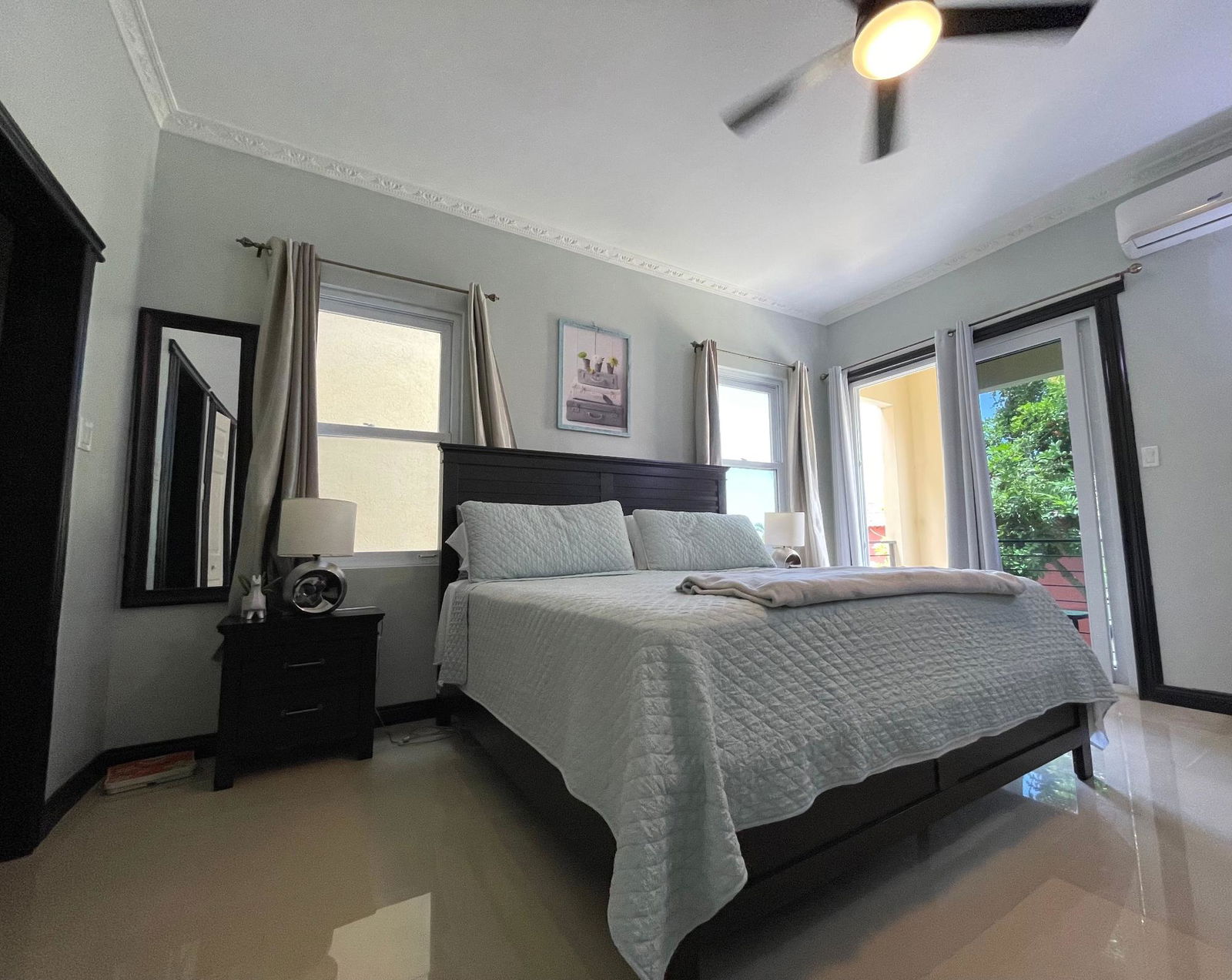 Luxury 2-Bedroom Apartment for Rent in Kingston - Elizabeth Chateau