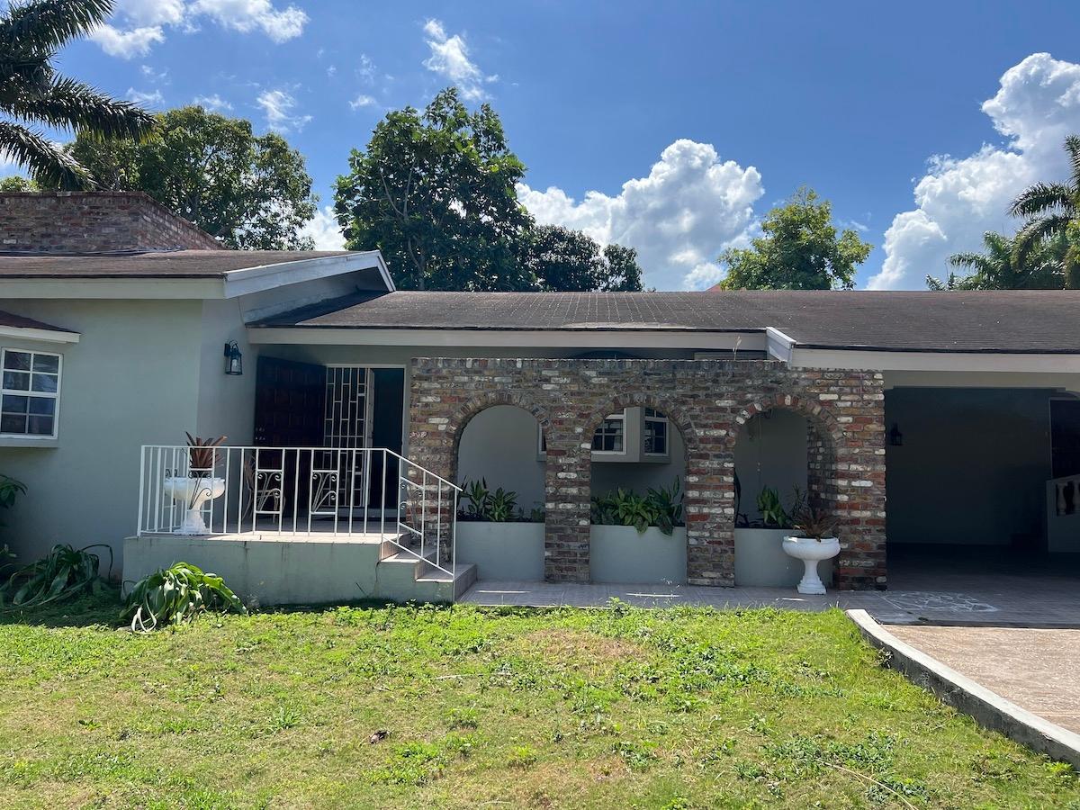 Spacious 4-Bedroom Bungalow for Rent in Ironshore, Jamaica