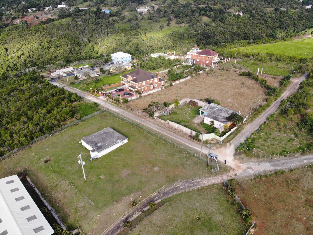 For Sale: 2-Bedroom House on 1 Acre in Spur Tree Heights, Mandeville