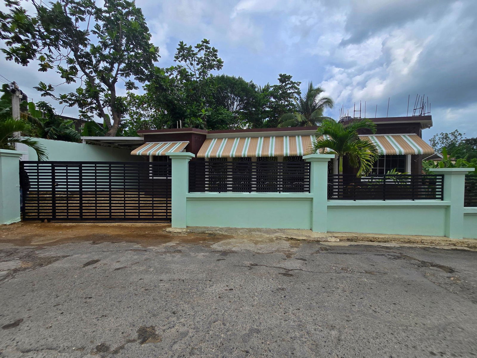 Prime Duplex for Sale in Linstead Town - High ROI Investment