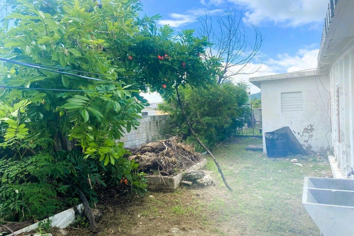 4 Bedroom House for Sale in Edgewater, Portmore, Jamaica