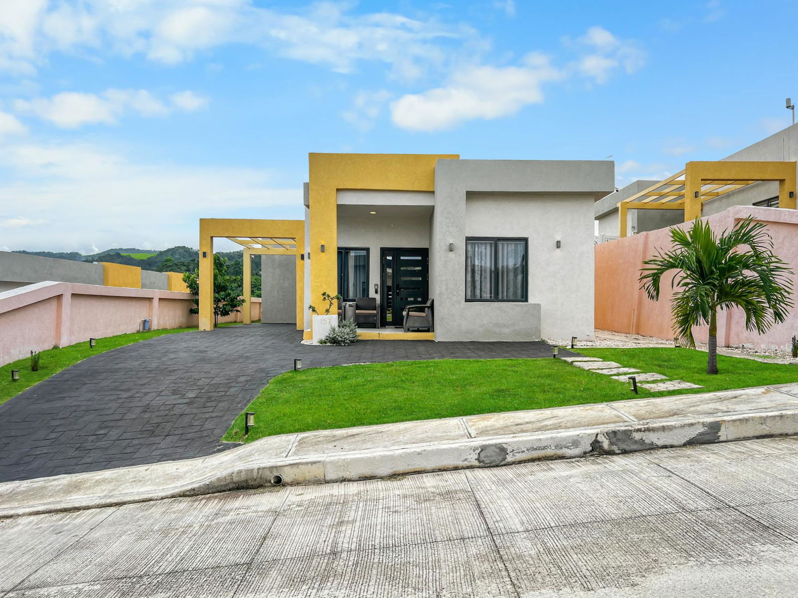 Modern 2-Bedroom Home for Rent in Pyramid Point, Jamaica