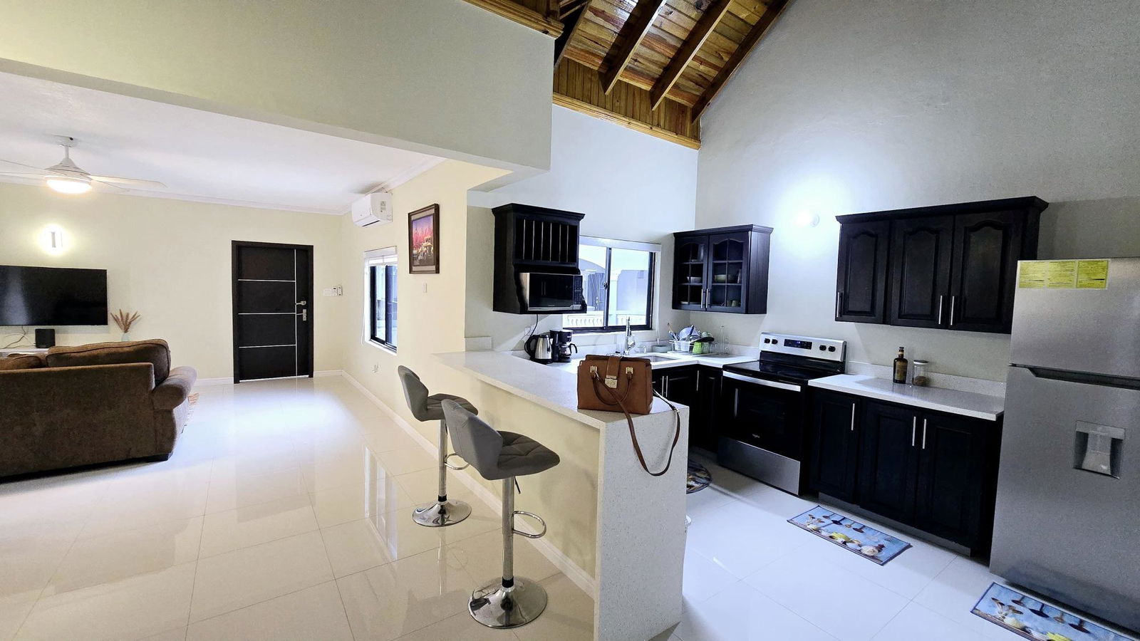 Stunning 2-Bedroom Apartment for Rent in Ironshore, Montego Bay