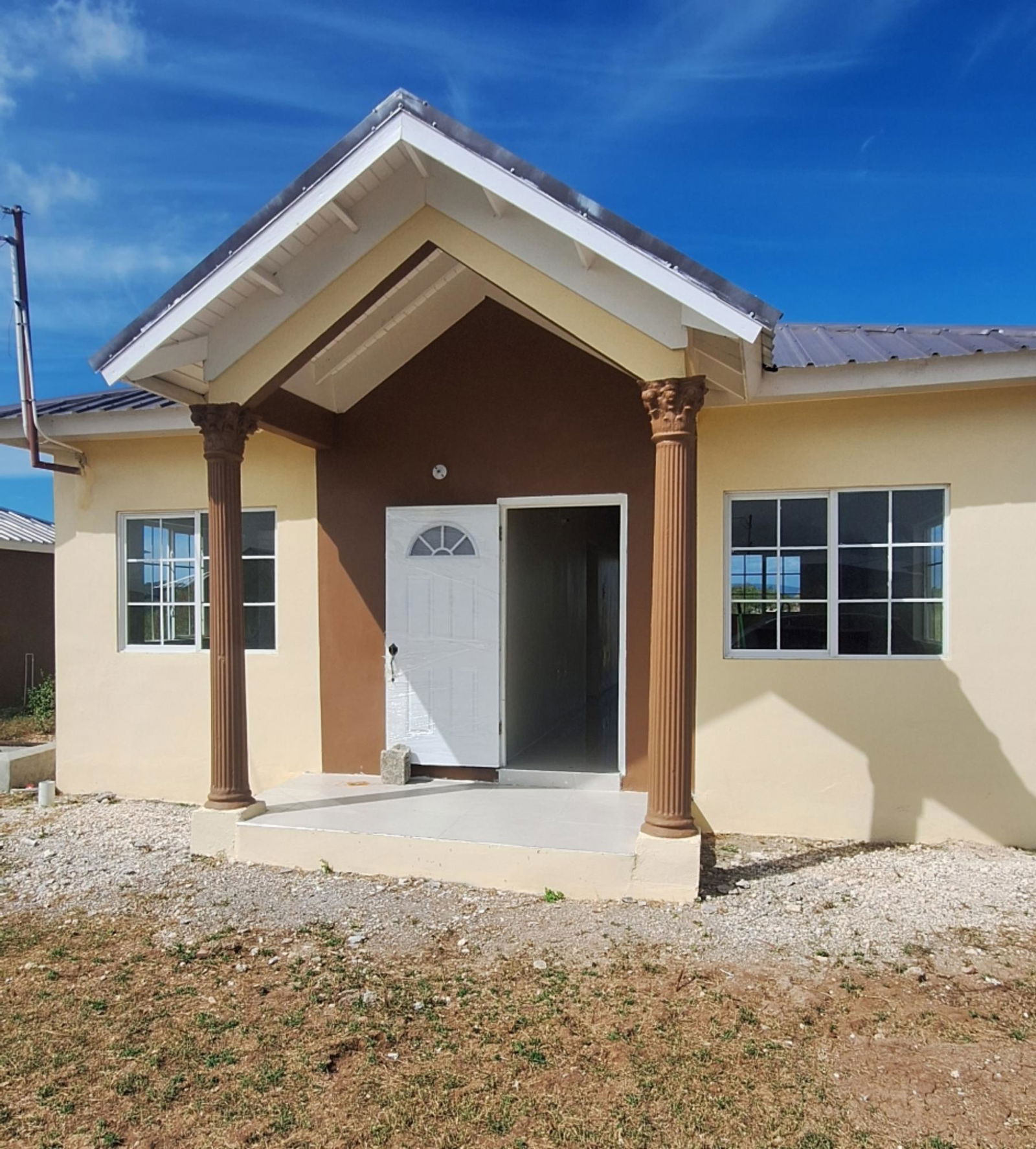 Charming 2-Bedroom House for Rent in Monymusk Country Estate, Clarendon