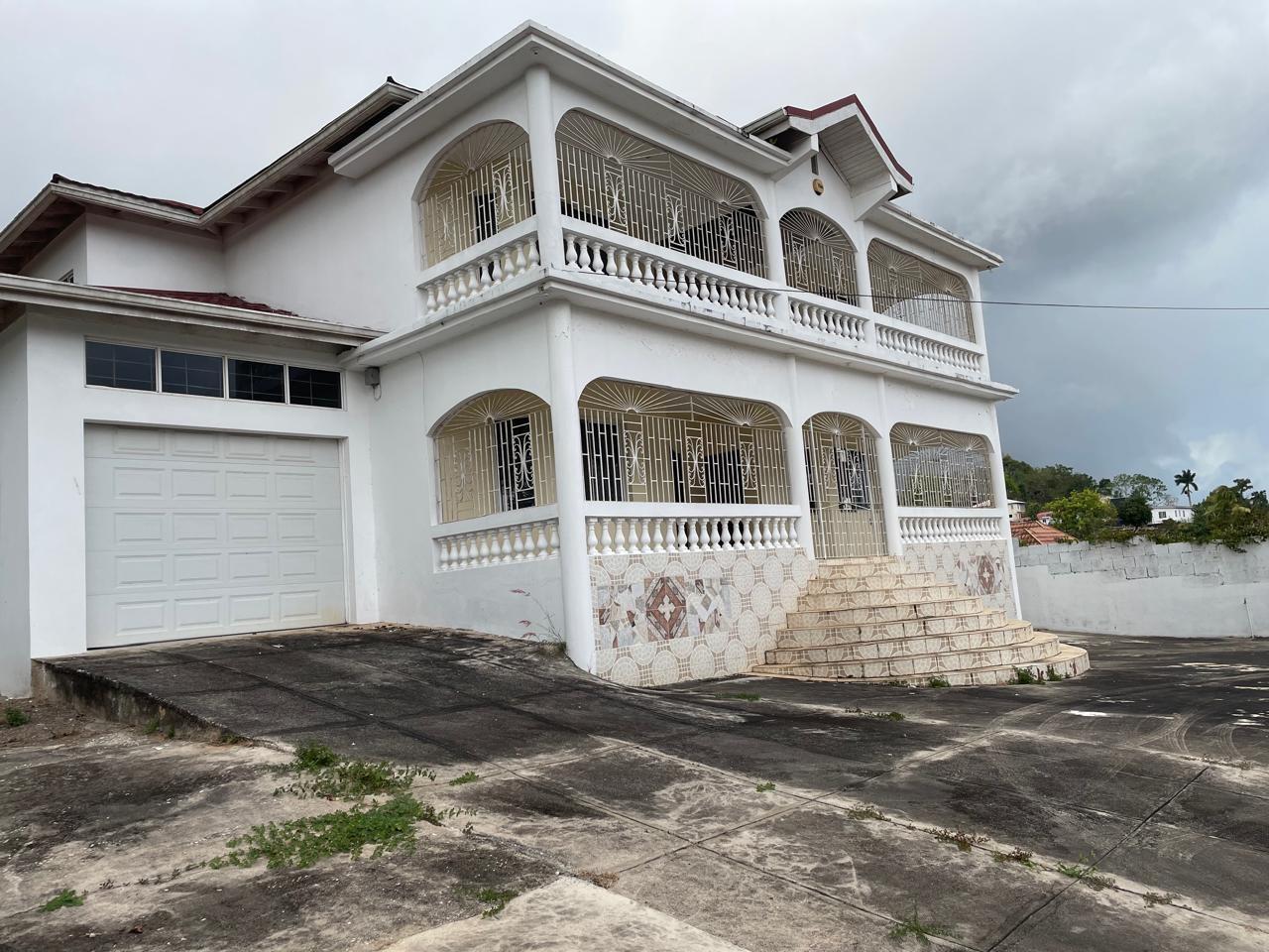 Luxury 5-Bedroom Home for Sale in Clover Cottage, Mandeville