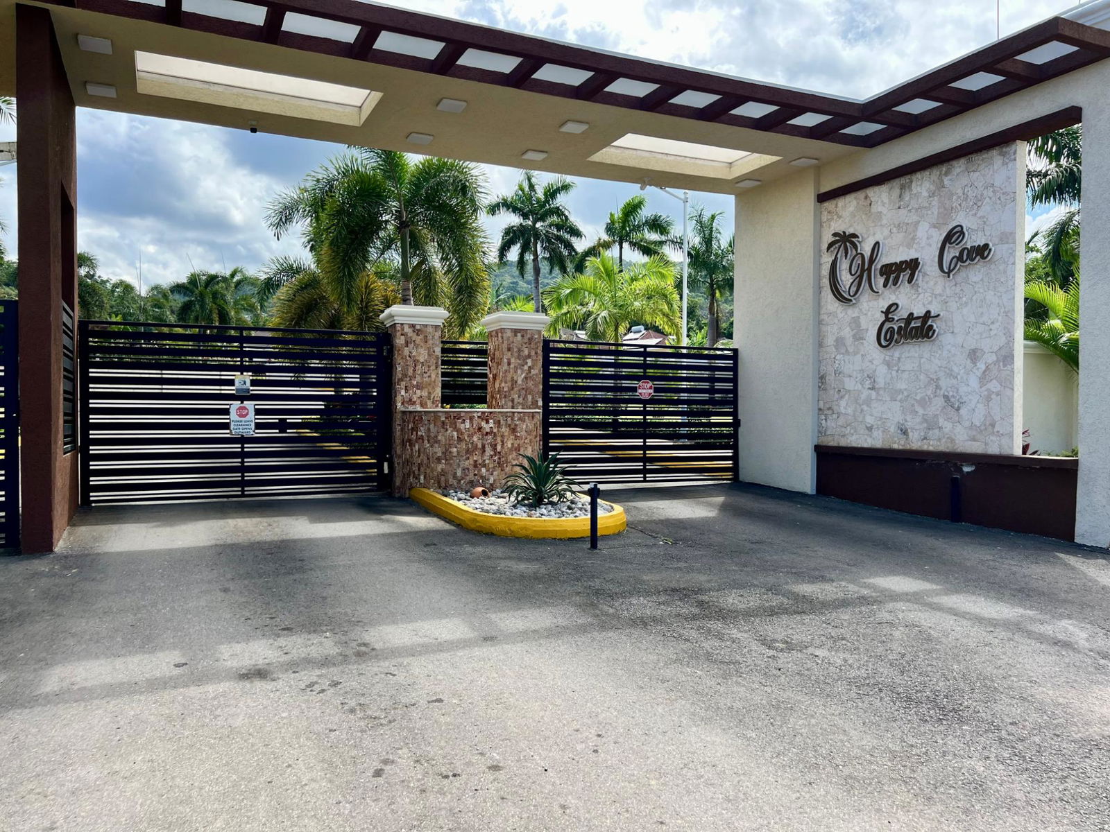 Luxury 3-Bedroom Home for Sale in Happy Cove Estate, Ocho Rios