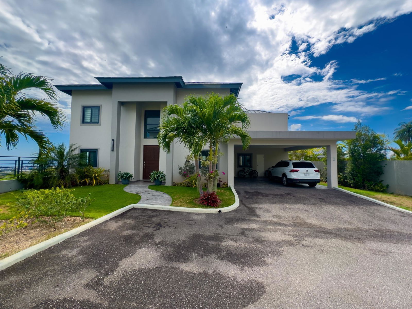 Luxury 3-Bedroom Villa Apartment for Rent in Kingston 6, Jamaica | Stelvio