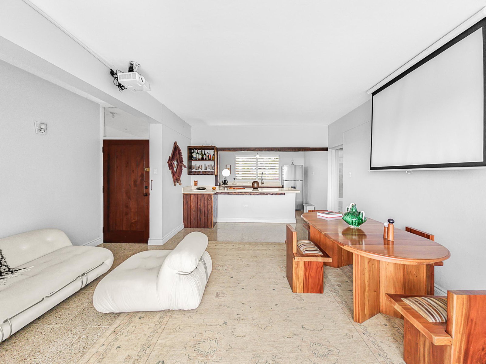Renovated 2-Bedroom Apartment for Rent in Innswood Heights, Stony Hill ...