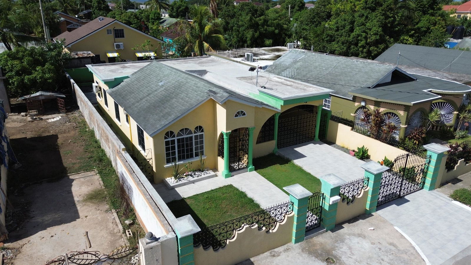 3 Bedroom House for Sale in White Water Meadows, St. Catherine, Jamaica