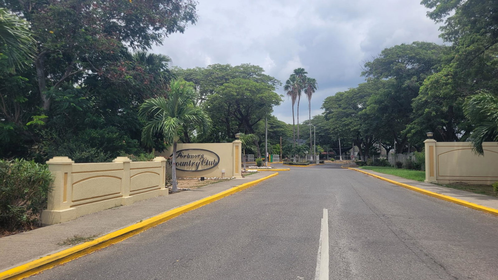 Move-In Ready 2-Bedroom Townhouse for Sale in Portmore Country Club, St ...