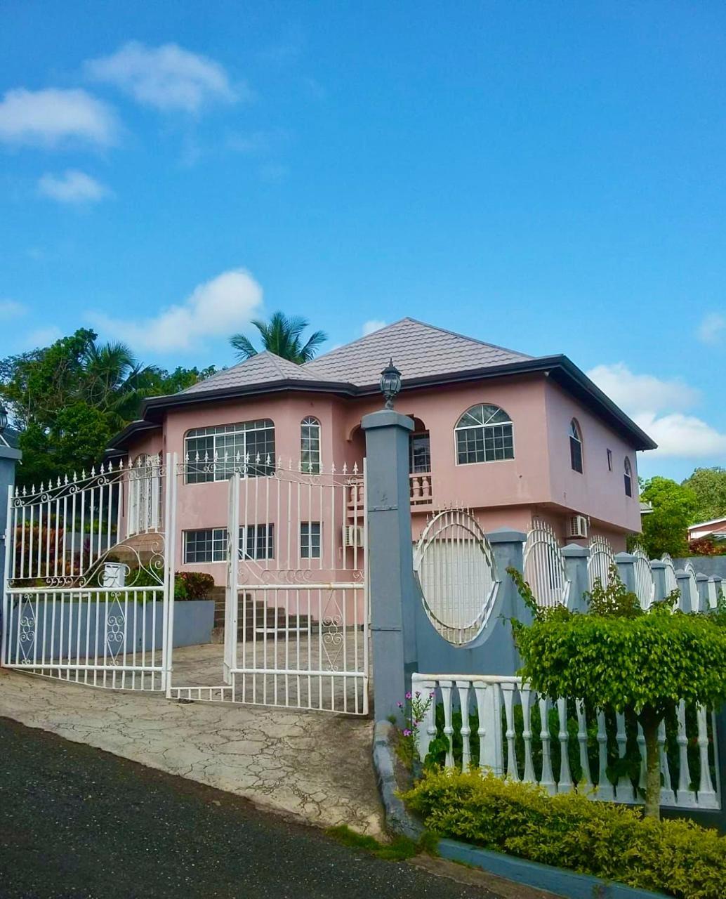 Elegant 5-Bedroom House for Sale in Clover Woods Estate, Mandeville ...